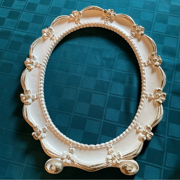 syroco | Accents | Vtg Syroco Oval Frame 25 X 15 Opening 925 X 725 Bows ...
